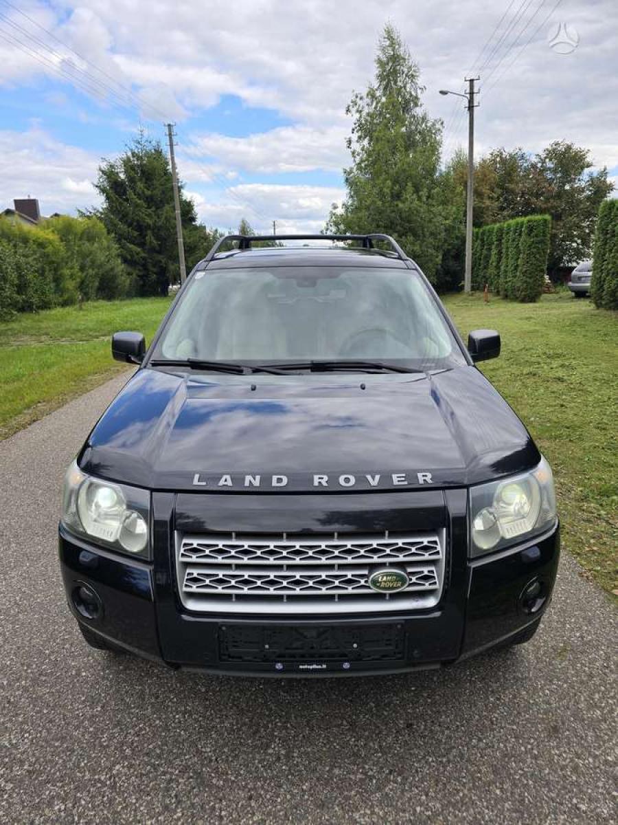 Black Land Rover Freelander 2008 in Utena, with an engine capacity of 2.20 L and mileage of 211 thousand km for 3899 €, photo 12 on AUTOMOTO.COM.LV