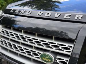 Black Land Rover Freelander 2008 in Utena, with an engine capacity of 2.20 L and mileage of 211 thousand km for 3899 €, photo 14 on AUTOMOTO.COM.LV