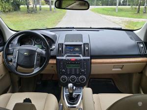 Black Land Rover Freelander 2008 in Utena, with an engine capacity of 2.20 L and mileage of 211 thousand km for 3899 €, photo 17 on AUTOMOTO.COM.LV