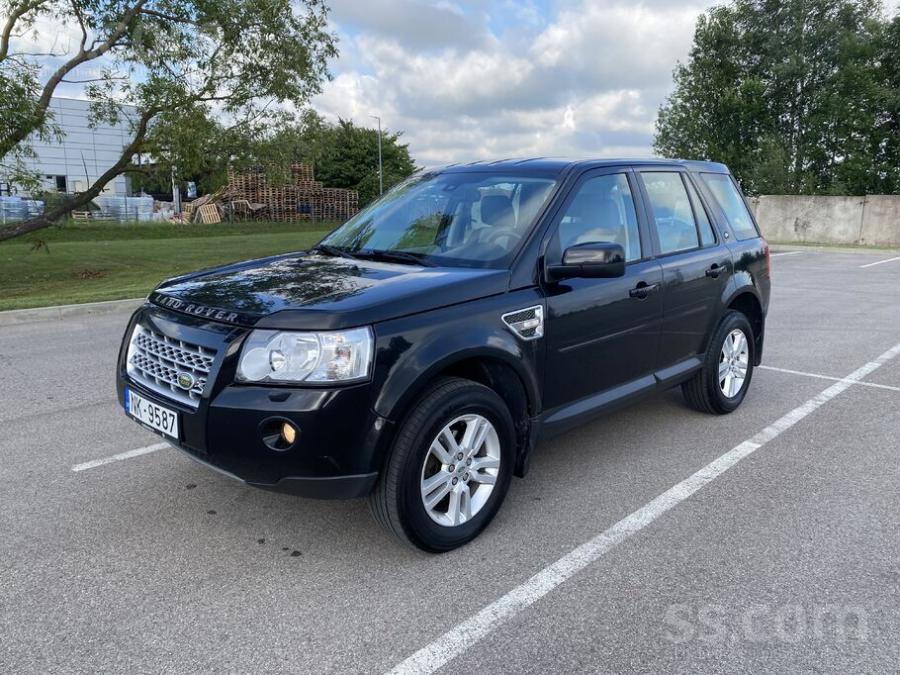 Black Land Rover Freelander 2010 in Liepaja, with an engine capacity of 2.20 L and mileage of 242 thousand km for 4900 €, photo 1 on AUTOMOTO.COM.LV