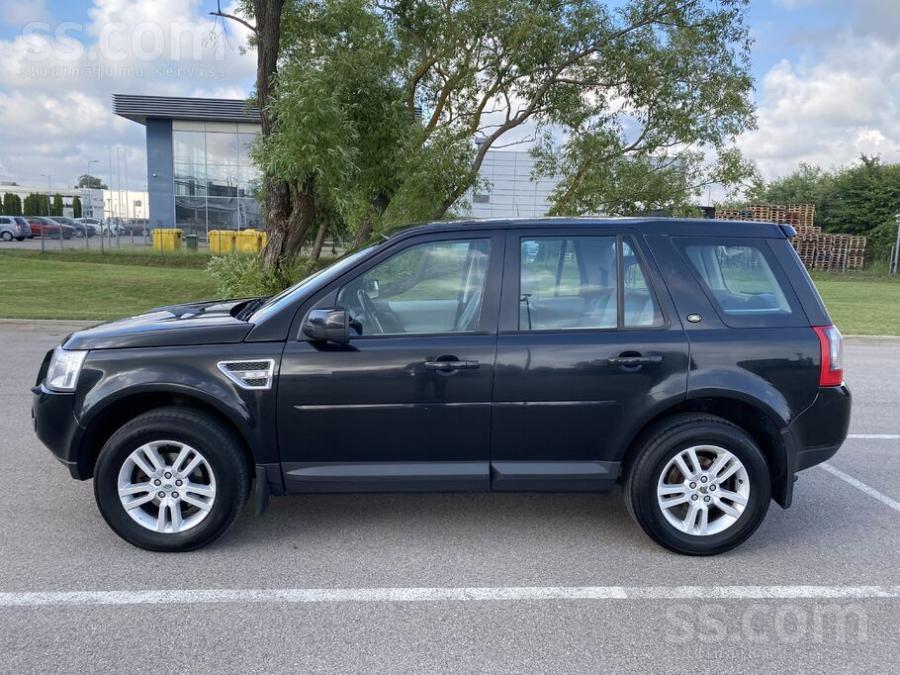 Black Land Rover Freelander 2010 in Liepaja, with an engine capacity of 2.20 L and mileage of 242 thousand km for 4900 €, photo 2 on AUTOMOTO.COM.LV