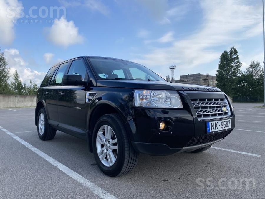 Black Land Rover Freelander 2010 in Liepaja, with an engine capacity of 2.20 L and mileage of 242 thousand km for 4900 €, photo 4 on AUTOMOTO.COM.LV