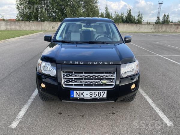 Black Land Rover Freelander 2010 in Liepaja, with an engine capacity of 2.20 L and mileage of 242 thousand km for 4900 €, photo 7 on AUTOMOTO.COM.LV
