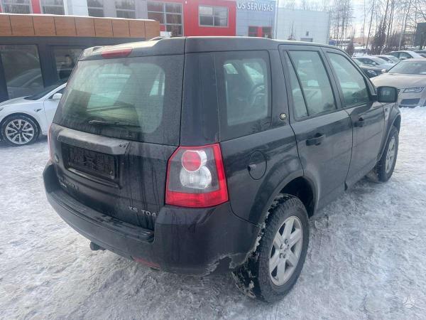 Black Land Rover Freelander 2010 in Kaunas, with an engine capacity of 2.18 L and mileage of 325 thousand km for 3950 €, photo 4 on AUTOMOTO.COM.LV