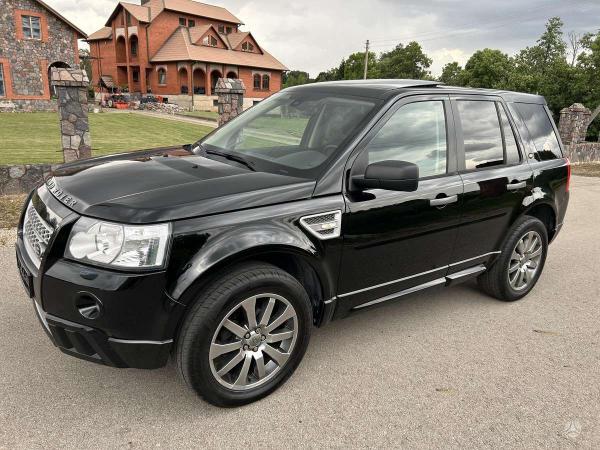 Black Land Rover Freelander 2010 in Panevezys, with an engine capacity of 2.20 L and mileage of 225 thousand km for 5999 €, photo 2 on AUTOMOTO.COM.LV