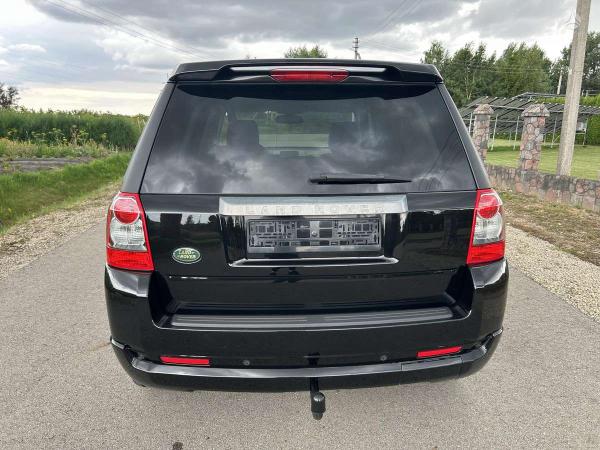 Black Land Rover Freelander 2010 in Panevezys, with an engine capacity of 2.20 L and mileage of 225 thousand km for 5999 €, photo 5 on AUTOMOTO.COM.LV