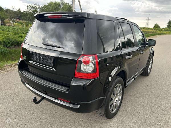 Black Land Rover Freelander 2010 in Panevezys, with an engine capacity of 2.20 L and mileage of 225 thousand km for 5999 €, photo 6 on AUTOMOTO.COM.LV