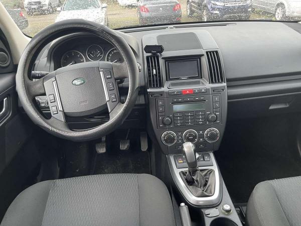 Black Land Rover Freelander 2010 in Panevezys, with an engine capacity of 2.18 L and mileage of 310 thousand km for 4300 €, photo 8 on AUTOMOTO.COM.LV