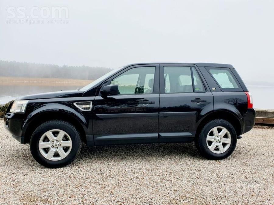 Black Land Rover Freelander 2011 in Riga, with an engine capacity of 2.20 L and mileage of 246 thousand km for 6950 €, photo 2 on AUTOMOTO.COM.LV