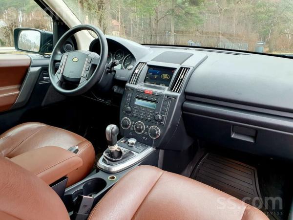 Melns Land Rover Freelander 2011 Rīga, ar dzinēja tilpumu 2.20 L un nobraukumu 246 tūkst. km par 6950 €, foto 6 vietnē AUTOMOTO.COM.LV
