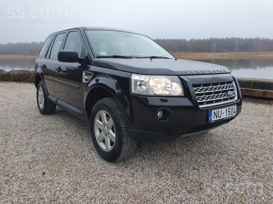 Black Land Rover Freelander 2011 in Riga, with an engine capacity of 2.20 L and mileage of 246 thousand km for 6950 €, photo 8 on AUTOMOTO.COM.LV