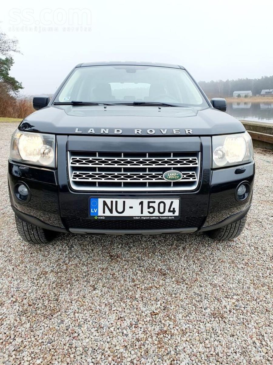 Black Land Rover Freelander 2011 in Riga, with an engine capacity of 2.20 L and mileage of 246 thousand km for 6950 €, photo 11 on AUTOMOTO.COM.LV