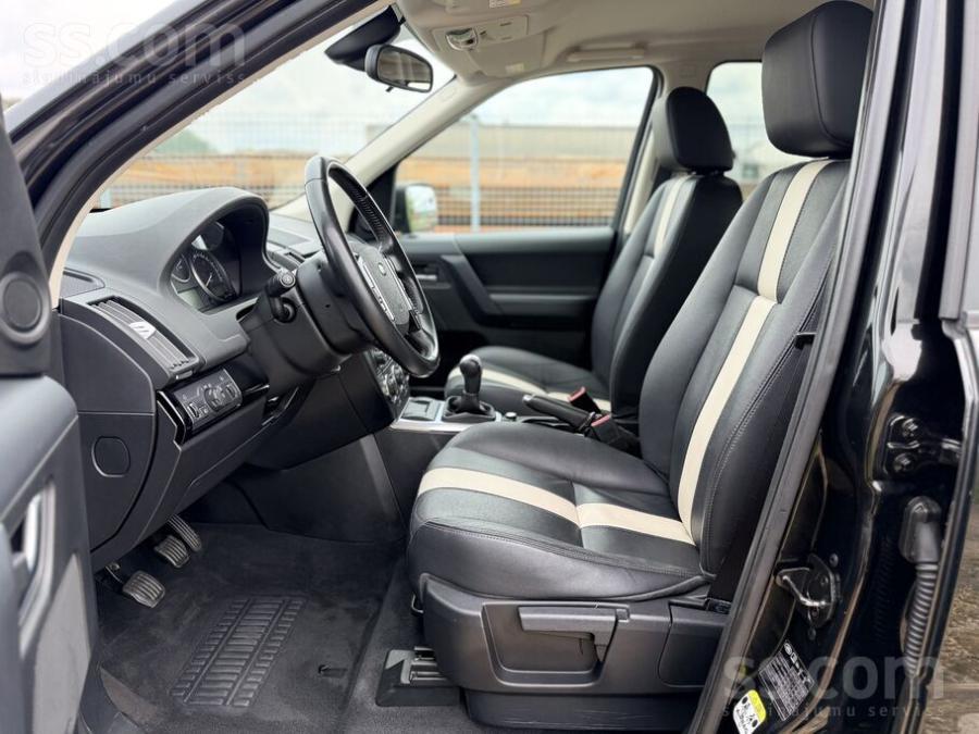 Black Land Rover Freelander 2011 in Riga, with an engine capacity of 2.20 L and mileage of 243 thousand km for 7595 €, photo 10 on AUTOMOTO.COM.LV