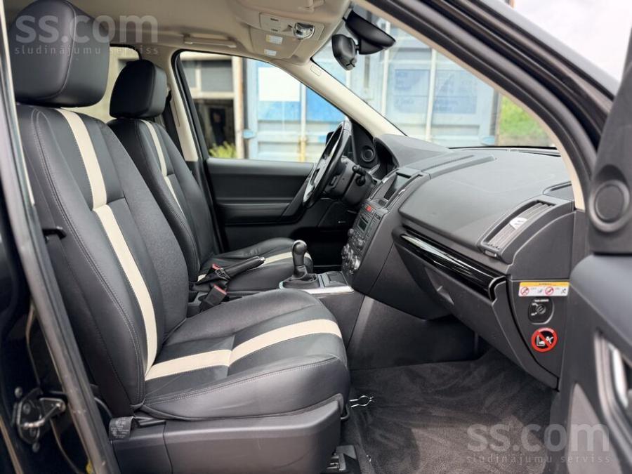 Black Land Rover Freelander 2011 in Riga, with an engine capacity of 2.20 L and mileage of 243 thousand km for 7595 €, photo 19 on AUTOMOTO.COM.LV