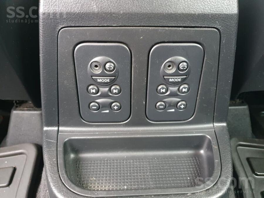 Melns Land Rover Freelander 2011 Rīga, ar dzinēja tilpumu 2.20 L un nobraukumu 254 tūkst. km par 6700 €, foto 15 vietnē AUTOMOTO.COM.LV