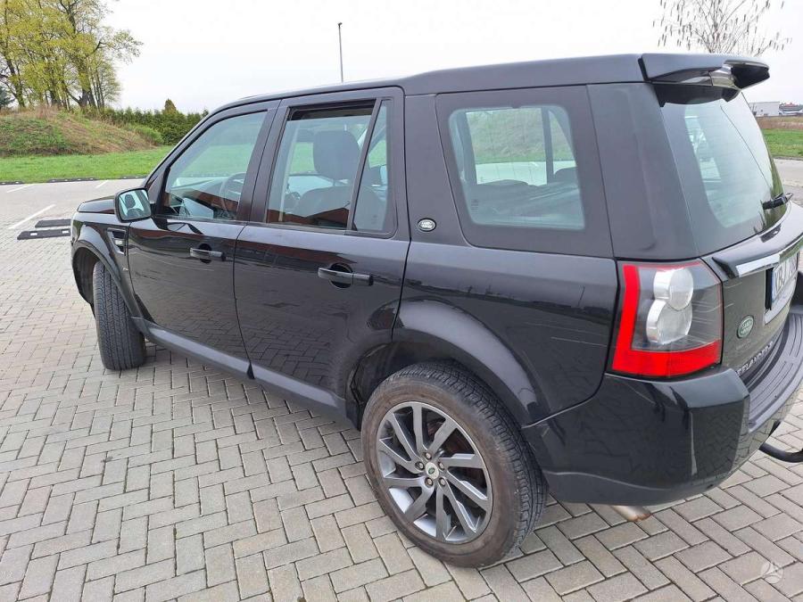 Black Land Rover Freelander 2011 in Klaipeda, with an engine capacity of 2.18 L and mileage of 189 thousand km for 5500 €, photo 4 on AUTOMOTO.COM.LV