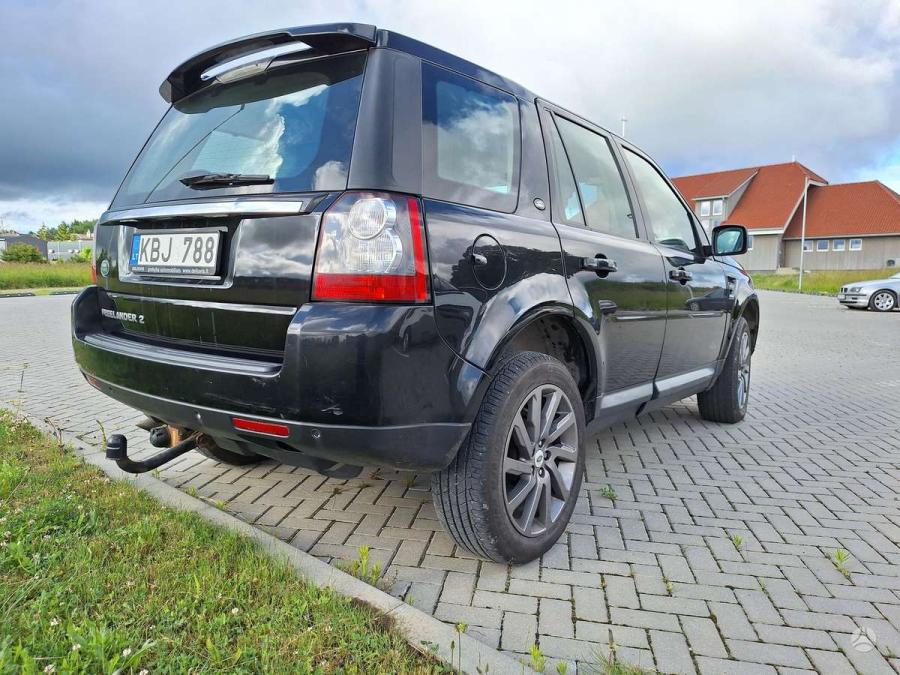 Black Land Rover Freelander 2011 in Klaipeda, with an engine capacity of 2.18 L and mileage of 189 thousand km for 5500 €, photo 5 on AUTOMOTO.COM.LV