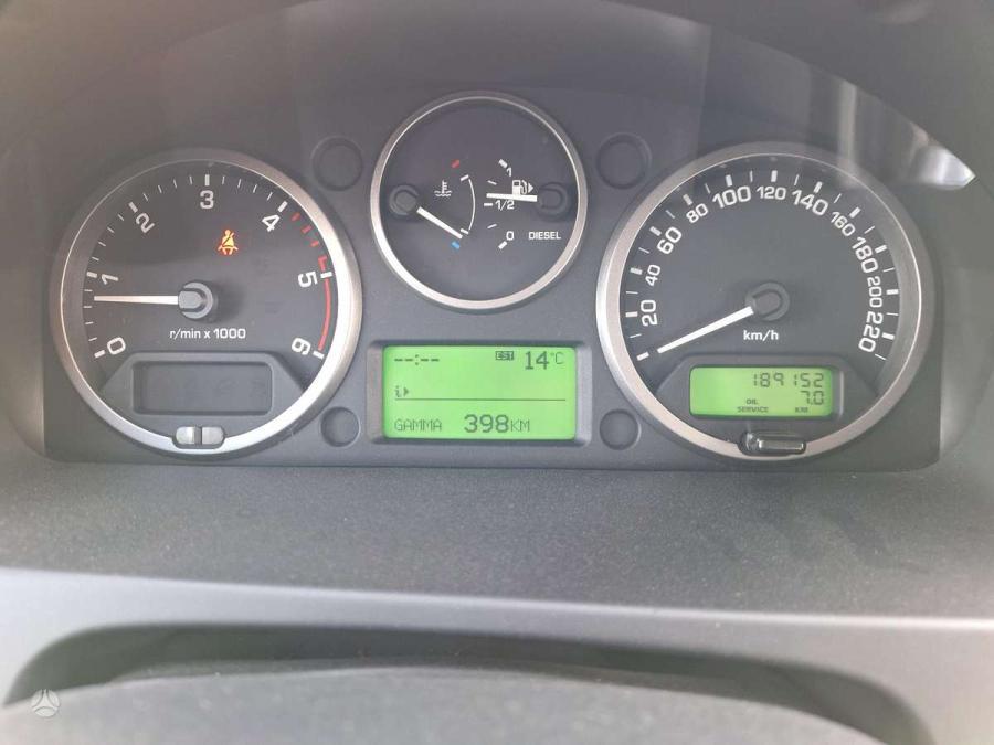 Black Land Rover Freelander 2011 in Klaipeda, with an engine capacity of 2.18 L and mileage of 189 thousand km for 5500 €, photo 12 on AUTOMOTO.COM.LV