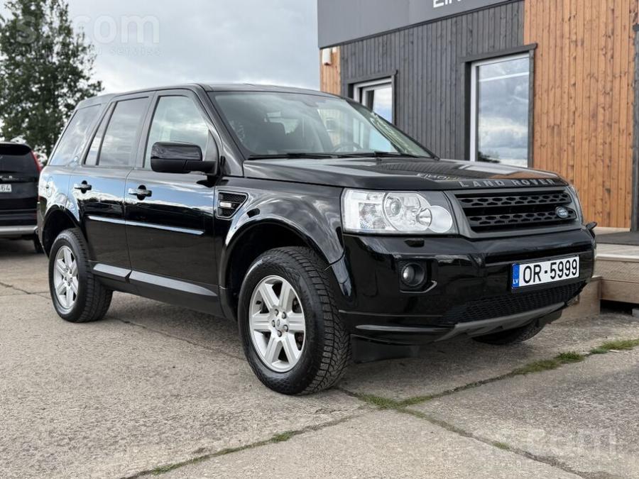 Black Land Rover Freelander 2011 in Riga, with an engine capacity of 2.20 L and mileage of 208 thousand km for 5990 €, photo 1 on AUTOMOTO.COM.LV