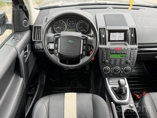 Land Rover Freelander 2011 in Riga on AUTOMOTO.COM.LV Black Land Rover Freelander 2011 in Riga, with an engine capacity of 2.20 L and mileage of 208 thousand km for 5990 €, photo 5 on AUTOMOTO.COM.LV