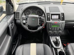 Black Land Rover Freelander 2011 in Riga, with an engine capacity of 2.20 L and mileage of 208 thousand km for 5990 €, photo 5 on AUTOMOTO.COM.LV