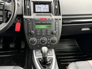 Black Land Rover Freelander 2011 in Riga, with an engine capacity of 2.20 L and mileage of 208 thousand km for 5990 €, photo 11 on AUTOMOTO.COM.LV