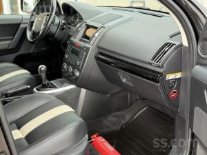 Black Land Rover Freelander 2011 in Riga, with an engine capacity of 2.20 L and mileage of 208 thousand km for 5990 €, photo 14 on AUTOMOTO.COM.LV