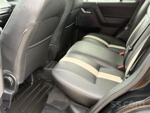 Black Land Rover Freelander 2011 in Riga, with an engine capacity of 2.20 L and mileage of 208 thousand km for 5990 €, photo 15 on AUTOMOTO.COM.LV
