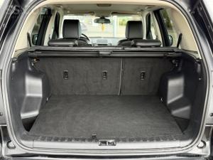 Black Land Rover Freelander 2011 in Riga, with an engine capacity of 2.20 L and mileage of 208 thousand km for 5990 €, photo 16 on AUTOMOTO.COM.LV