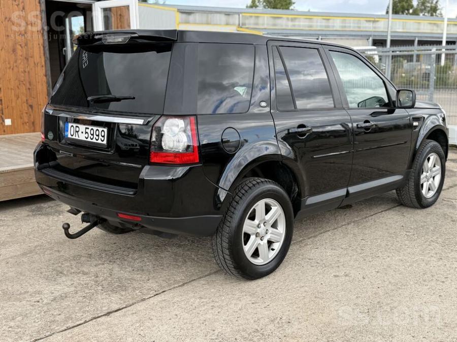 Black Land Rover Freelander 2011 in Riga, with an engine capacity of 2.20 L and mileage of 208 thousand km for 5990 €, photo 20 on AUTOMOTO.COM.LV