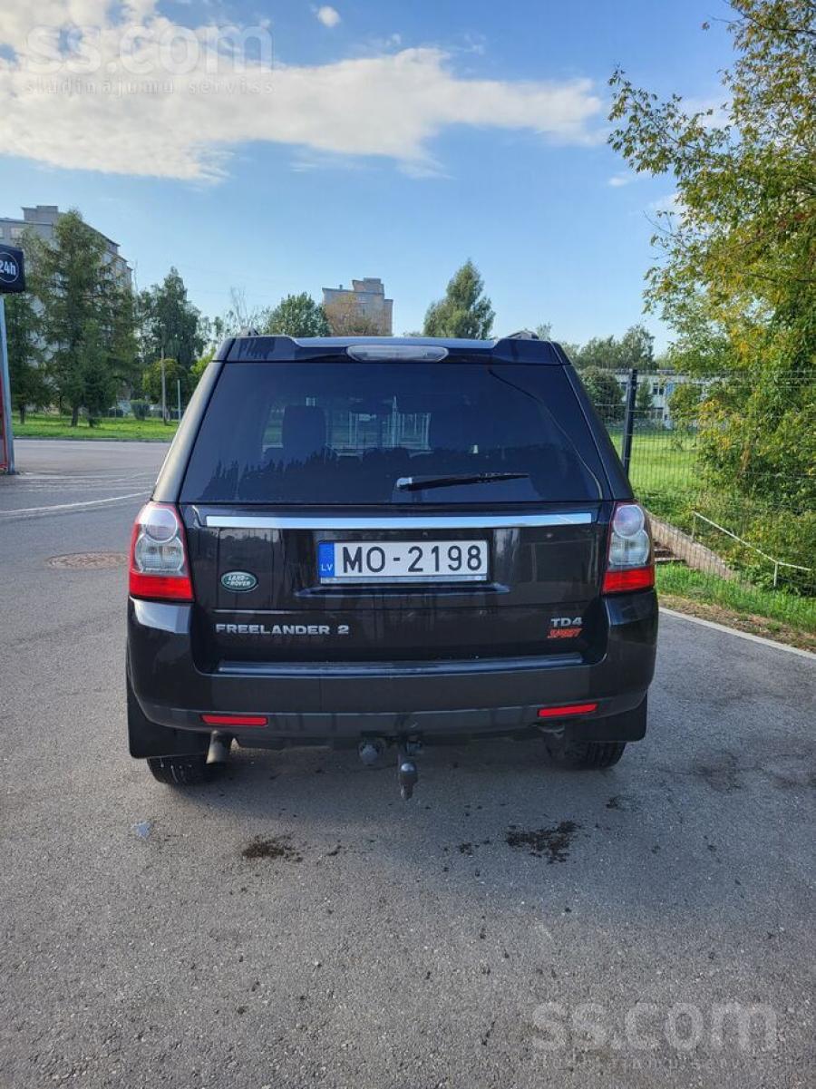 Melns Land Rover Freelander 2011 Daugavpils, ar dzinēja tilpumu 2.20 L un nobraukumu 315 tūkst. km par 5500 €, foto 4 vietnē AUTOMOTO.COM.LV