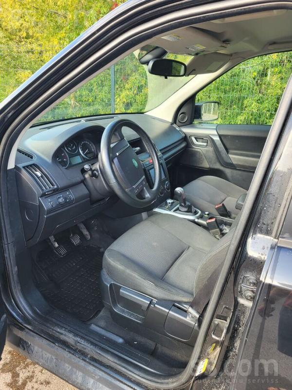 Melns Land Rover Freelander 2011 Daugavpils, ar dzinēja tilpumu 2.20 L un nobraukumu 315 tūkst. km par 5500 €, foto 6 vietnē AUTOMOTO.COM.LV