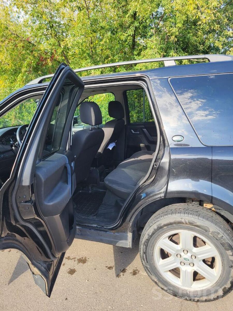 Melns Land Rover Freelander 2011 Daugavpils, ar dzinēja tilpumu 2.20 L un nobraukumu 315 tūkst. km par 5500 €, foto 9 vietnē AUTOMOTO.COM.LV