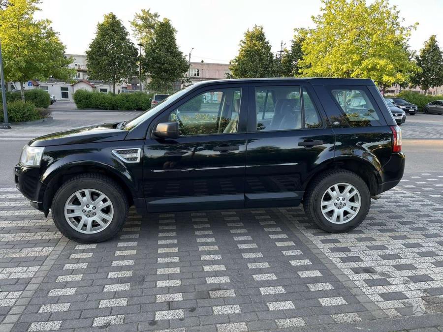 Melns Land Rover Freelander 2012 Viļņa, ar dzinēja tilpumu 2.20 L un nobraukumu 179 tūkst. km par 7500 €, foto 4 vietnē AUTOMOTO.COM.LV