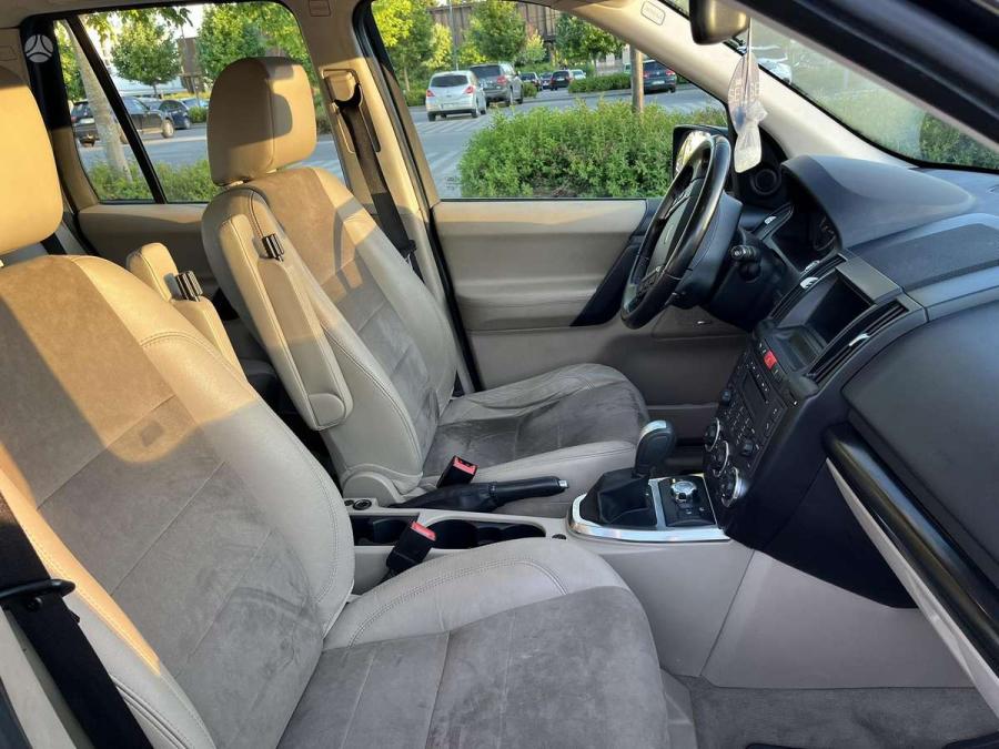 Melns Land Rover Freelander 2012 Viļņa, ar dzinēja tilpumu 2.20 L un nobraukumu 179 tūkst. km par 7500 €, foto 12 vietnē AUTOMOTO.COM.LV
