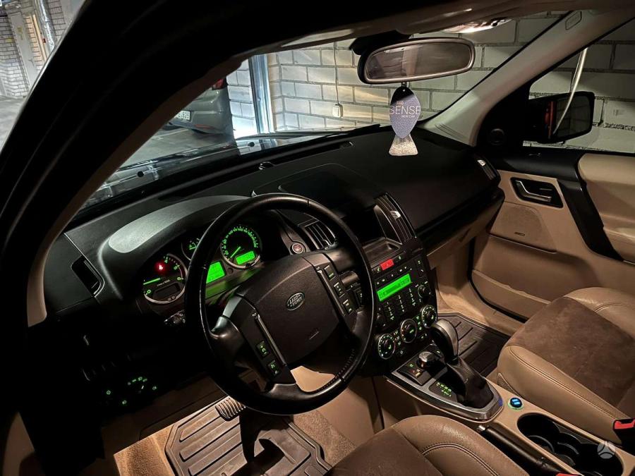 Melns Land Rover Freelander 2012 Viļņa, ar dzinēja tilpumu 2.20 L un nobraukumu 179 tūkst. km par 7500 €, foto 20 vietnē AUTOMOTO.COM.LV
