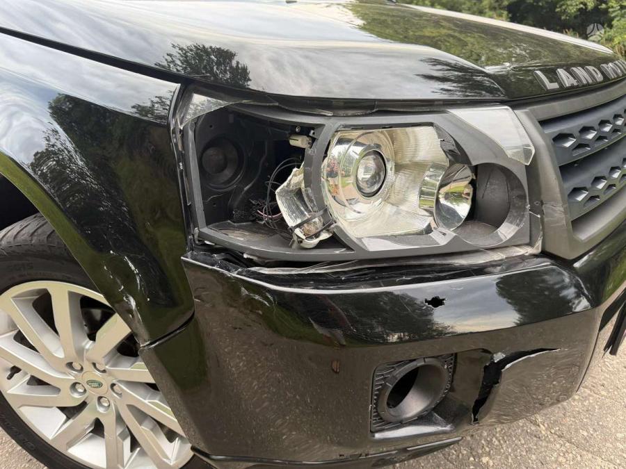 Melns Land Rover Freelander 2012 Utena, ar dzinēja tilpumu 2.18 L un nobraukumu 239 tūkst. km par 4900 €, foto 4 vietnē AUTOMOTO.COM.LV