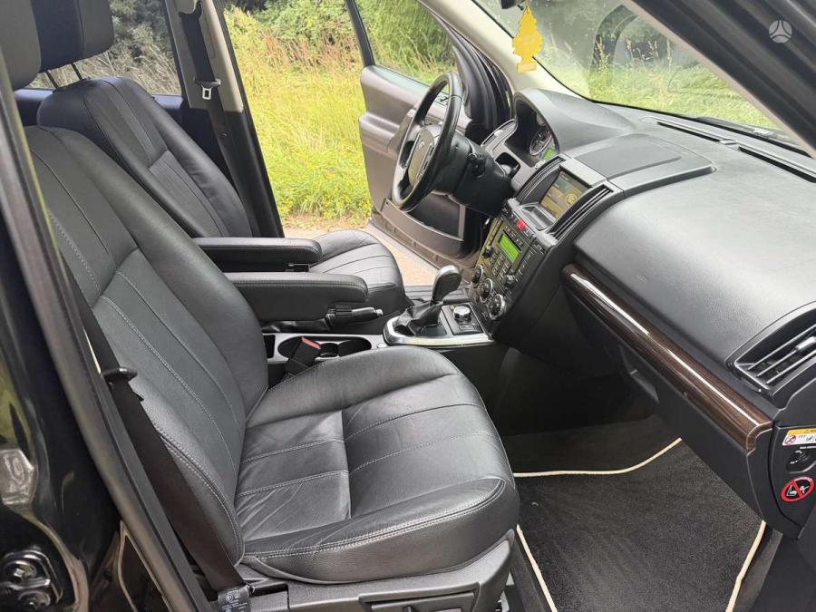 Melns Land Rover Freelander 2012 Utena, ar dzinēja tilpumu 2.18 L un nobraukumu 239 tūkst. km par 4900 €, foto 12 vietnē AUTOMOTO.COM.LV