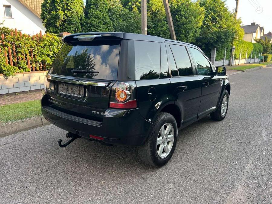 Melns Land Rover Freelander 2013 Marijampole, ar dzinēja tilpumu 2.20 L un nobraukumu 296 tūkst. km par 7300 €, foto 3 vietnē AUTOMOTO.COM.LV