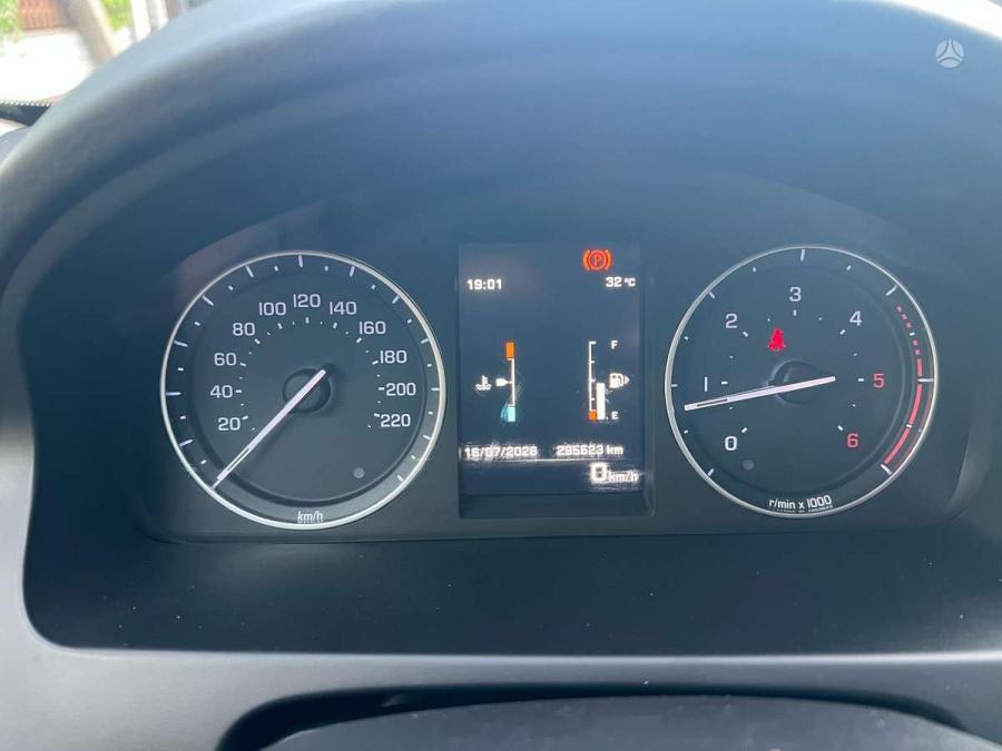 Melns Land Rover Freelander 2013 Marijampole, ar dzinēja tilpumu 2.20 L un nobraukumu 296 tūkst. km par 7300 €, foto 13 vietnē AUTOMOTO.COM.LV