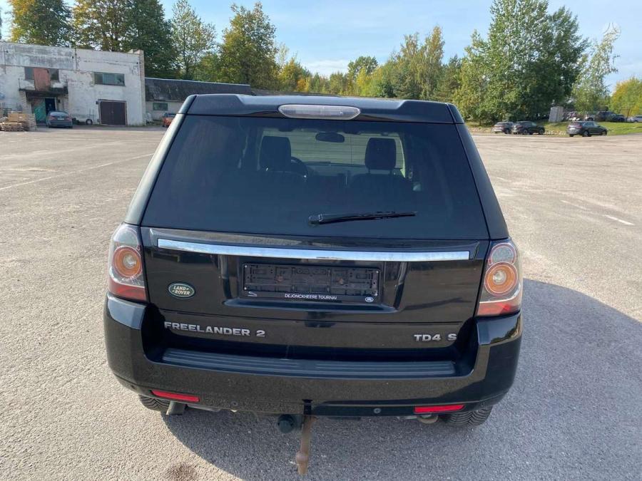 Melns Land Rover Freelander 2014 Raseiniai, ar dzinēja tilpumu 2.18 L un nobraukumu 232 tūkst. km par 6300 €, foto 5 vietnē AUTOMOTO.COM.LV