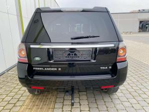 Black Land Rover Freelander 2014 in Raseiniai, with an engine capacity of 2.18 L and mileage of 232 thousand km for 6500 €, photo 5 on AUTOMOTO.COM.LV