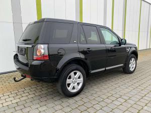 Black Land Rover Freelander 2014 in Raseiniai, with an engine capacity of 2.18 L and mileage of 232 thousand km for 6500 €, photo 6 on AUTOMOTO.COM.LV
