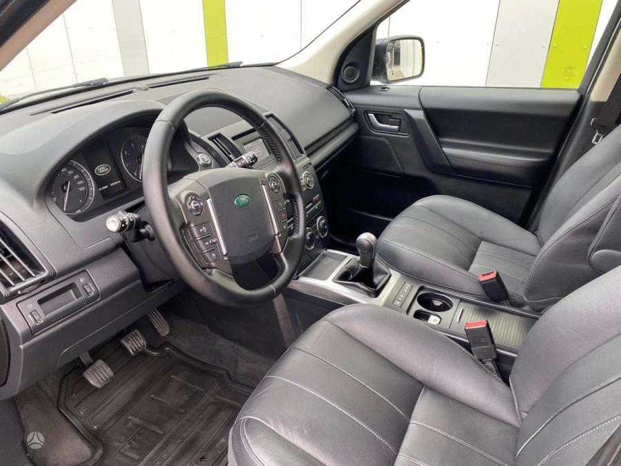 Black Land Rover Freelander 2014 in Raseiniai, with an engine capacity of 2.18 L and mileage of 232 thousand km for 6500 €, photo 10 on AUTOMOTO.COM.LV