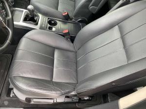 Black Land Rover Freelander 2014 in Raseiniai, with an engine capacity of 2.18 L and mileage of 232 thousand km for 6500 €, photo 11 on AUTOMOTO.COM.LV
