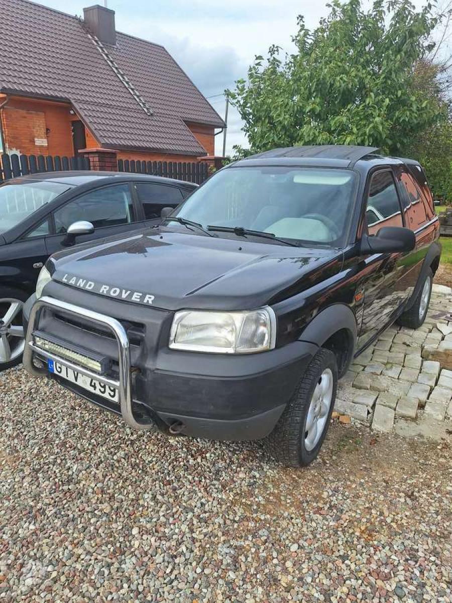 Black Land Rover Freelander 2000 in Jurbarkas, with an engine capacity of 1.80 L and mileage of 206 thousand km for 1650 €, photo 4 on AUTOMOTO.COM.LV