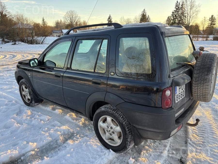 Melns Land Rover Freelander 2002 Liepāja, ar dzinēja tilpumu 2.00 L un nobraukumu 247 tūkst. km par 1700 €, foto 1 vietnē AUTOMOTO.COM.LV