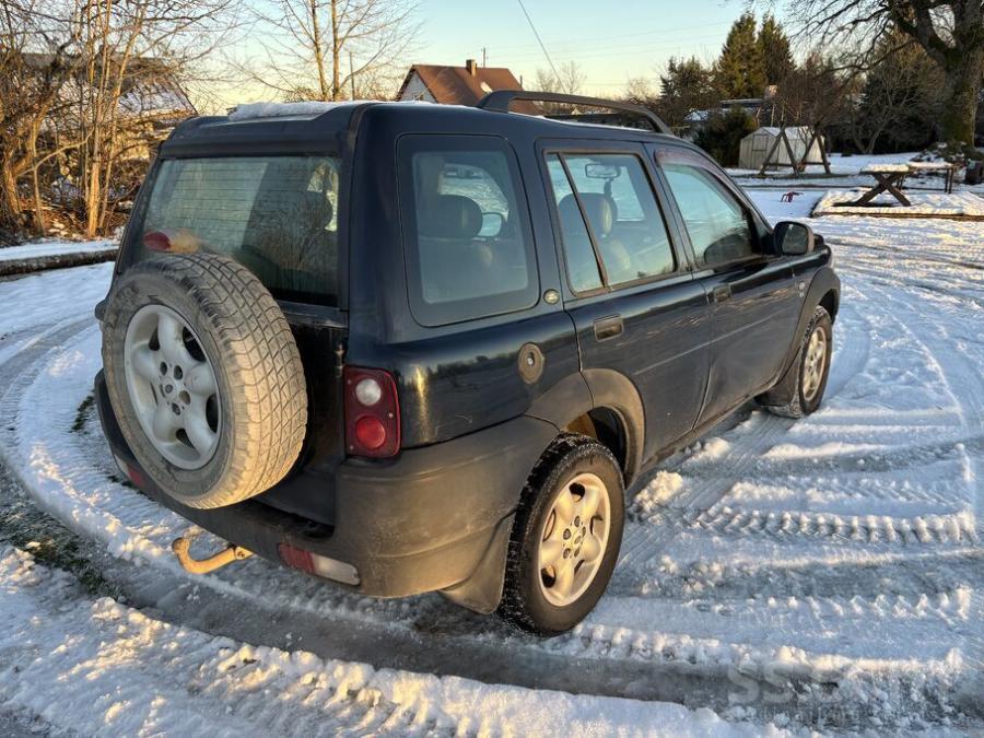 Melns Land Rover Freelander 2002 Liepāja, ar dzinēja tilpumu 2.00 L un nobraukumu 247 tūkst. km par 1700 €, foto 2 vietnē AUTOMOTO.COM.LV
