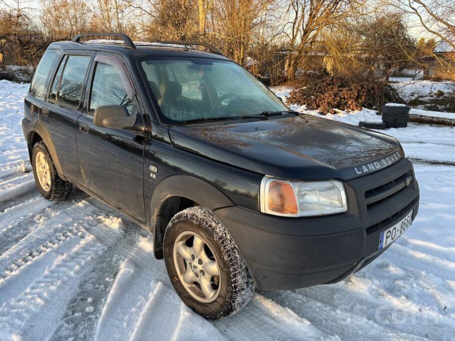 Melns Land Rover Freelander 2002 Liepāja, ar dzinēja tilpumu 2.00 L un nobraukumu 247 tūkst. km par 1700 €, foto 3 vietnē AUTOMOTO.COM.LV