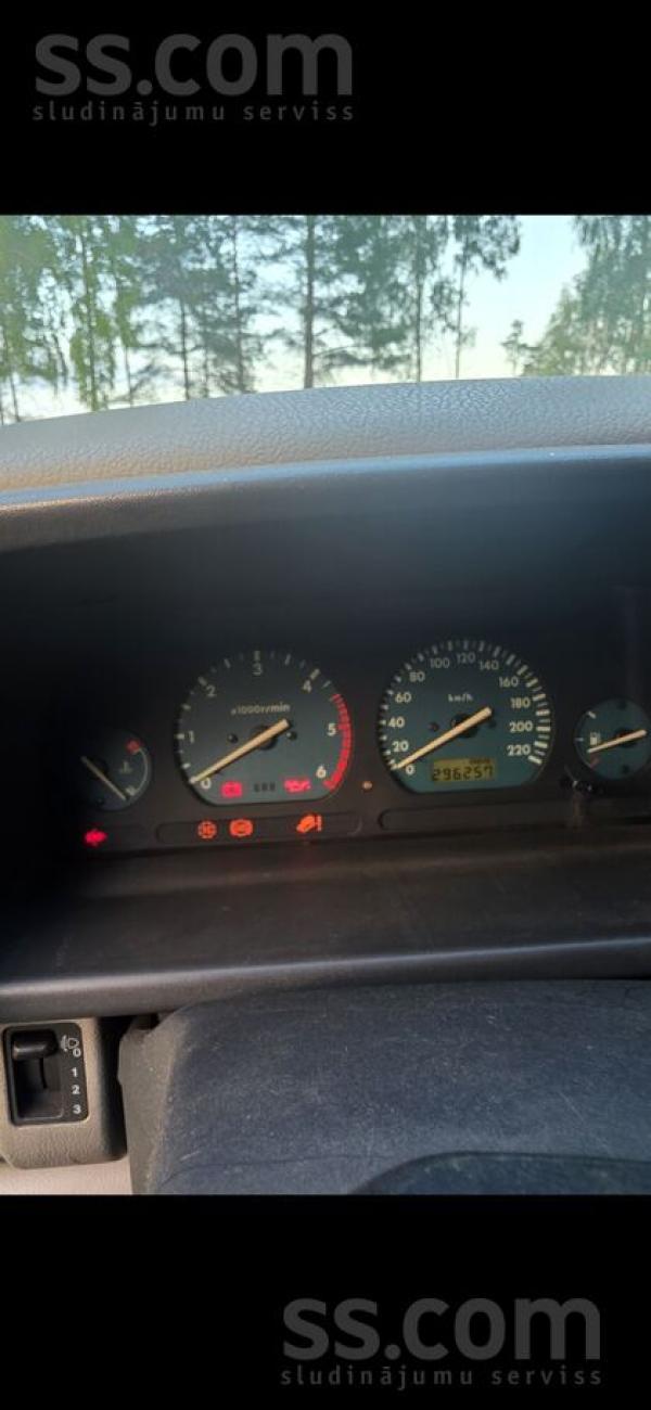 Zils Land Rover Freelander 1999 Kuldīga, ar dzinēja tilpumu 2.00 L un nobraukumu 296 tūkst. km par 1500 €, foto 2 vietnē AUTOMOTO.COM.LV